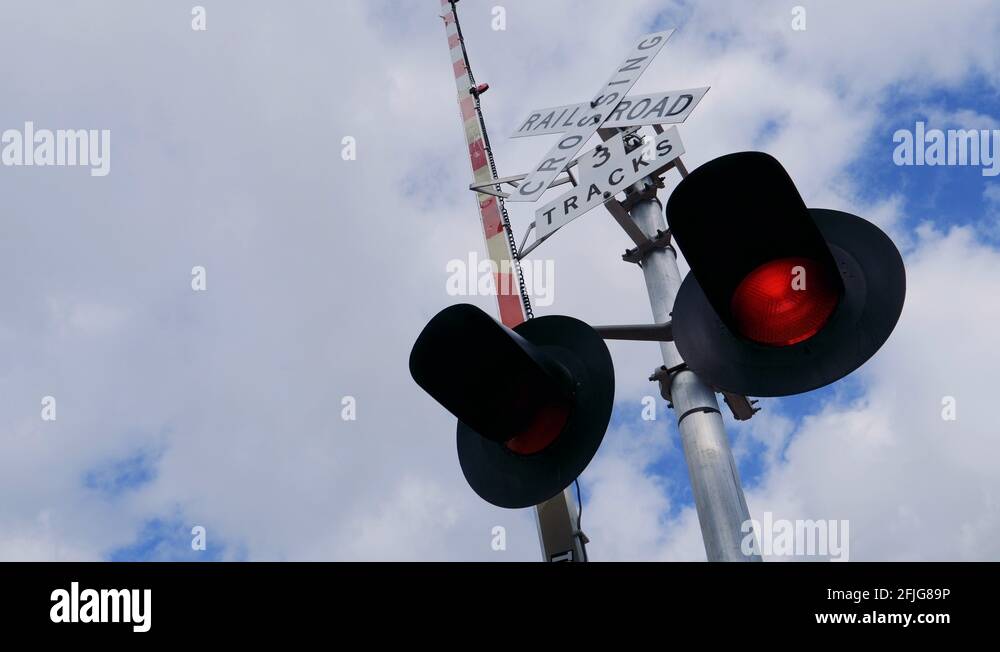 Railroad gate gate Stock Videos & Footage - HD and 4K Video Clips - Alamy