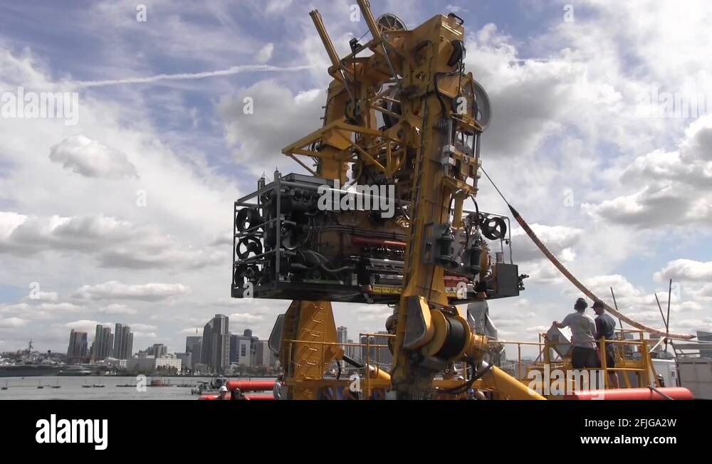 Navy's URC conducts operations for pressurized rescue module PRM-1 ...