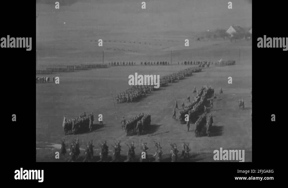 Review of 5th Marines and 6th Machine Gun Bn after decoration ceremony ...