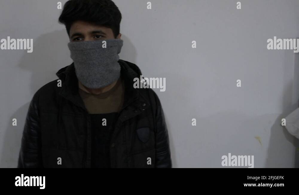 Pakistani migrants hidden behind a mask explains how the Hungarian ...