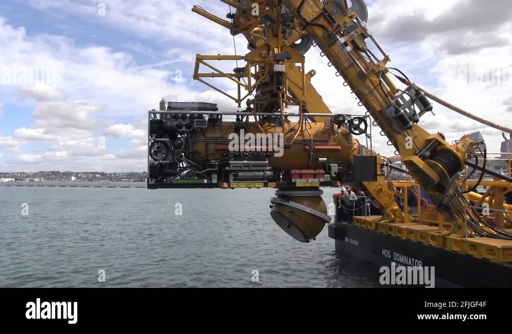 Navy's URC conducts operations for pressurized rescue module PRM-1 ...