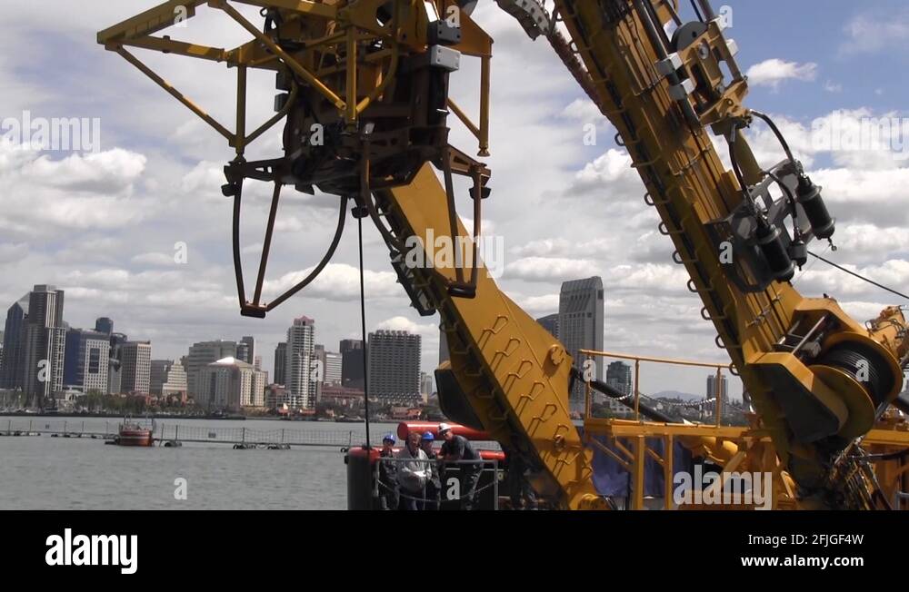 Navy's URC conducts operations for pressurized rescue module PRM-1 ...