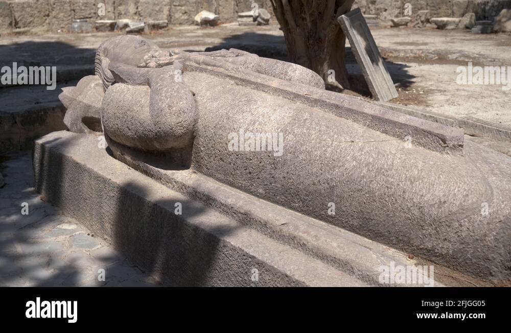 French catholic tomb Stock Videos & Footage - HD and 4K Video Clips - Alamy