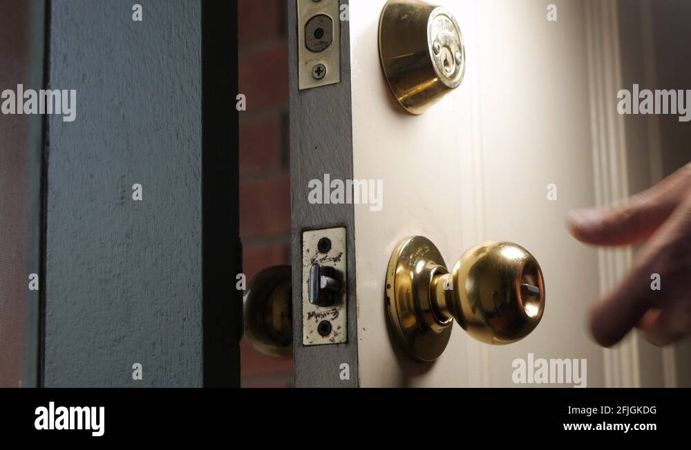 Dead locks Stock Videos & Footage - HD and 4K Video Clips - Alamy