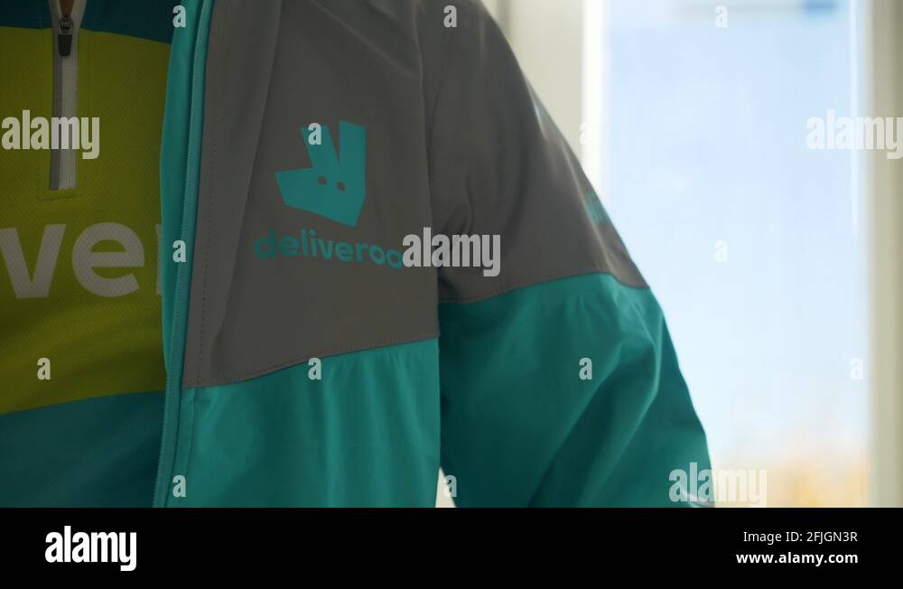 Deliveroo food box Stock Videos & Footage - HD and 4K Video Clips - Alamy