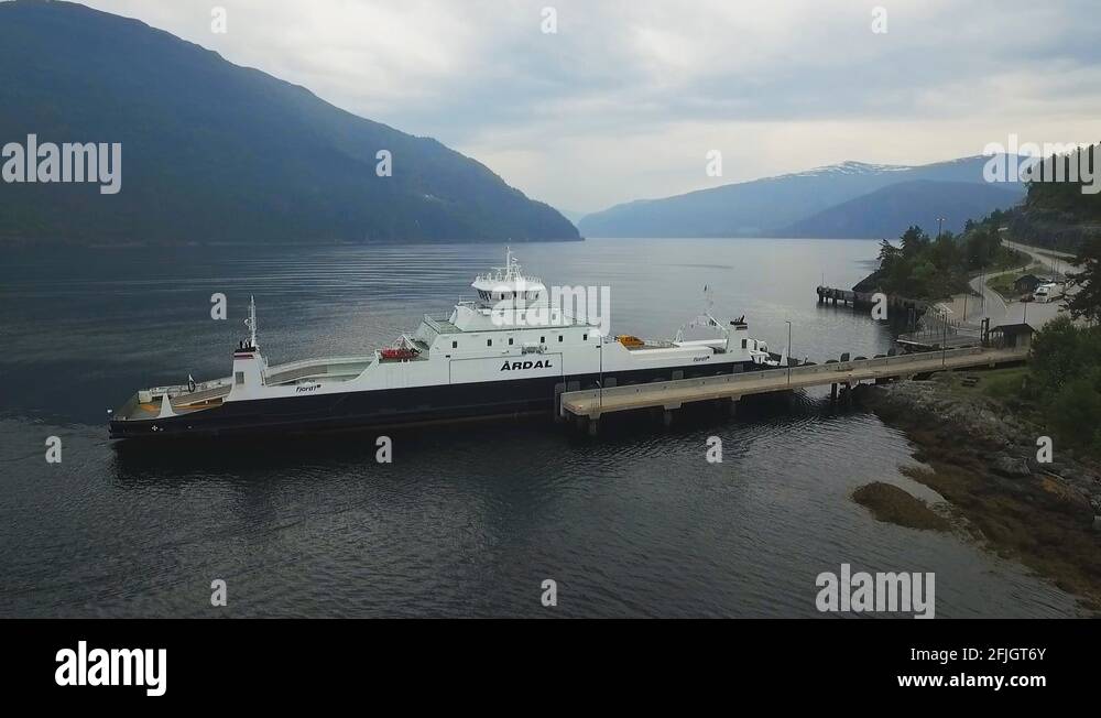 Ferry docking Stock Videos & Footage - HD and 4K Video Clips - Alamy