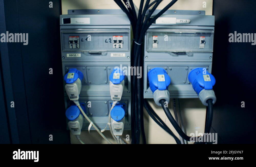 Clusters of cables Stock Videos & Footage - HD and 4K Video Clips - Alamy