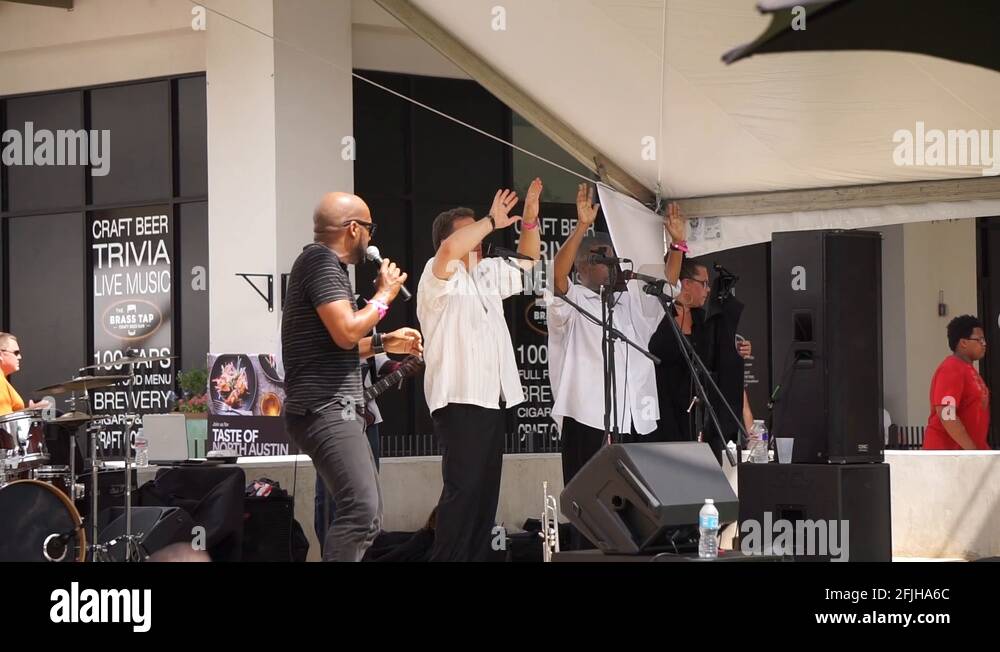 Male singers on stage Stock Videos & Footage - HD and 4K Video Clips ...