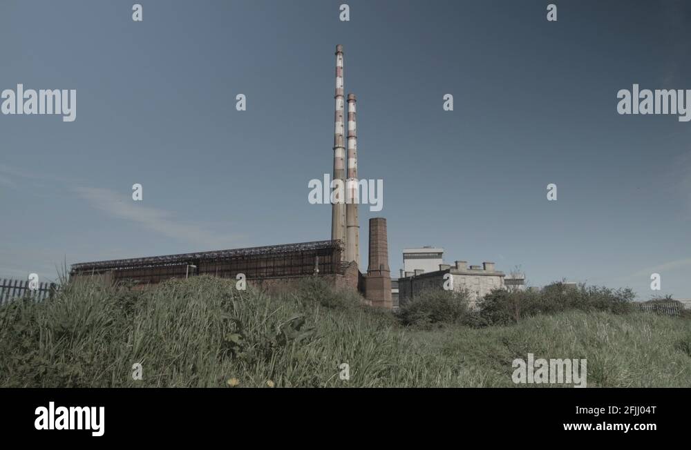 Poolbeg chimney Stock Videos & Footage - HD and 4K Video Clips - Alamy