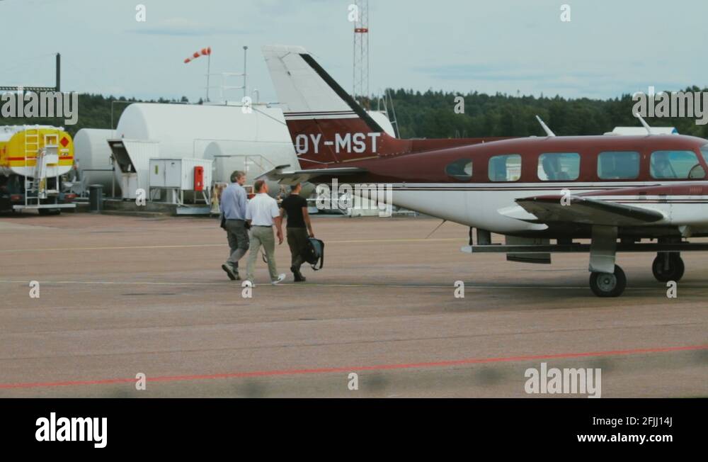 3 man crew Stock Videos & Footage - HD and 4K Video Clips - Alamy