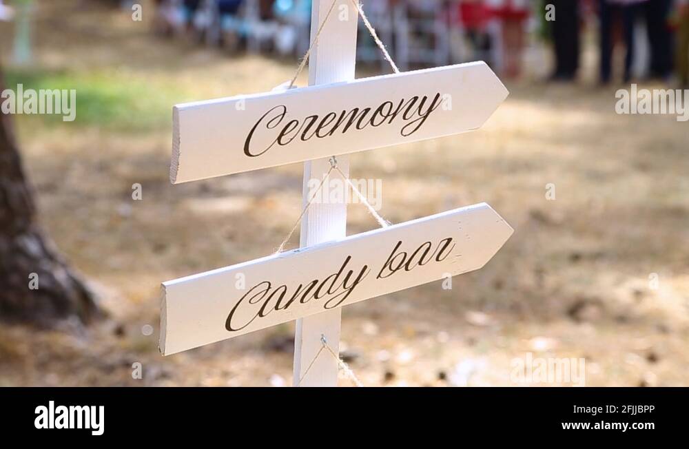 Pointer sign Stock Videos & Footage - HD and 4K Video Clips - Alamy