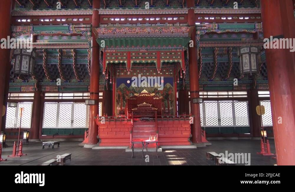 Red throne room of the Gyeongbokgung palace in Seoul, South Korea Stock ...