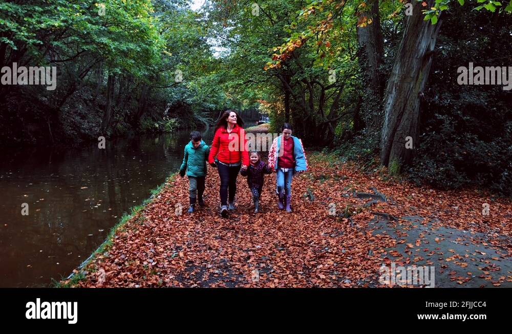 Canal family uk Stock Videos & Footage - HD and 4K Video Clips - Alamy