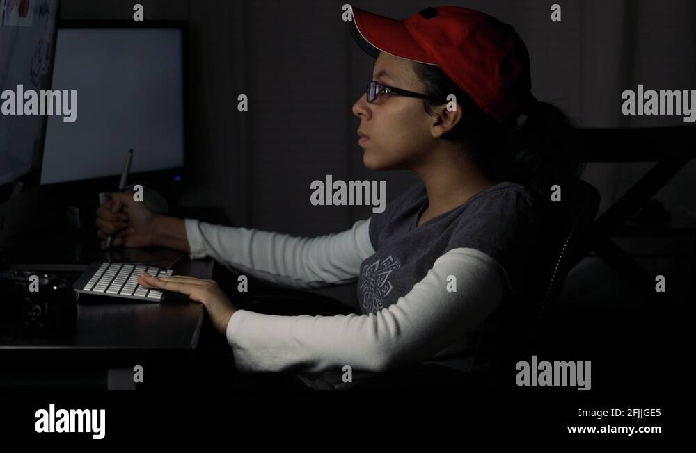 Teenage girl computer night Stock Videos & Footage - HD and 4K Video ...