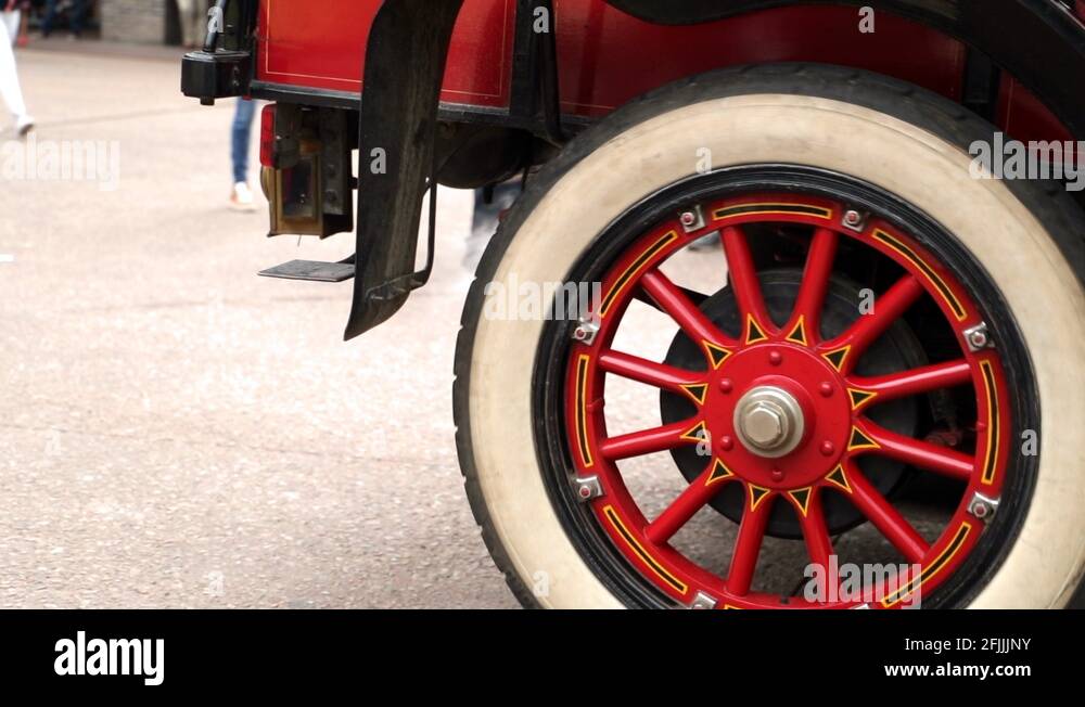 Bus wheel and tyre Stock Videos & Footage - HD and 4K Video Clips - Alamy