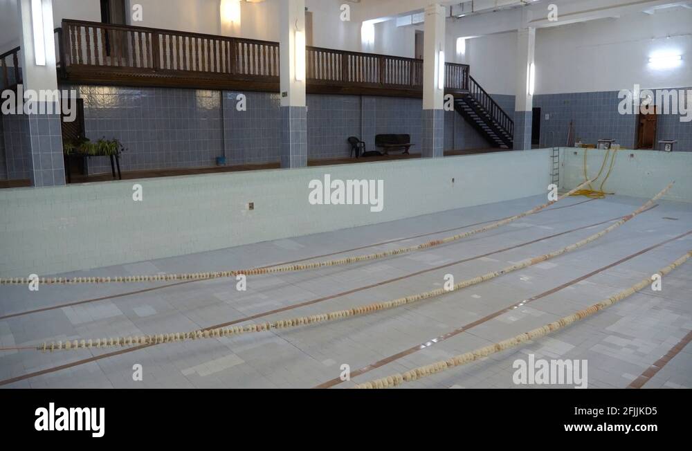 Drained swimming pool Stock Videos & Footage - HD and 4K Video Clips ...