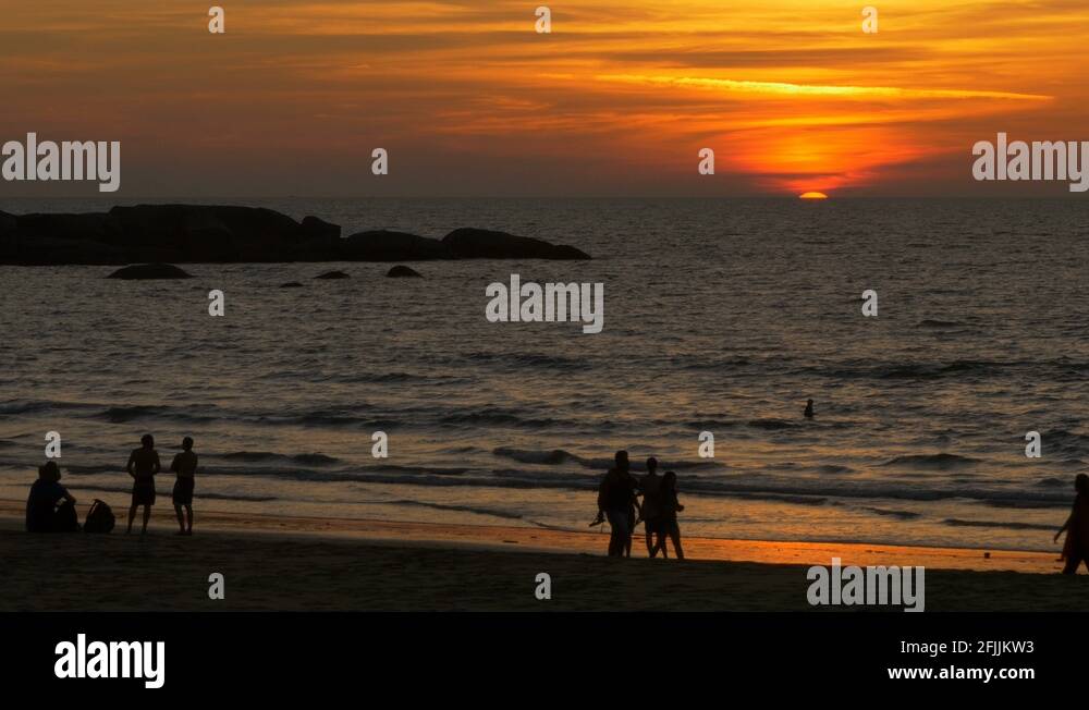 Sun dipping below horizon Stock Videos & Footage - HD and 4K Video ...