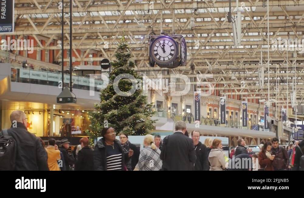 Waterloo station clock Stock Videos & Footage - HD and 4K Video Clips ...