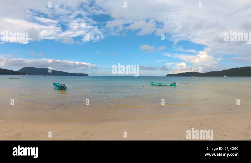 Two boats floating in the tropical paradise of Saracen Bay beach. Koh ...