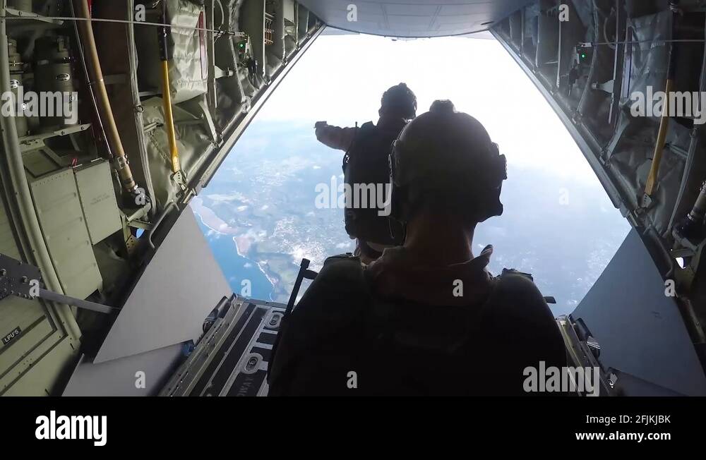 Military free fall Stock Videos & Footage - HD and 4K Video Clips - Alamy