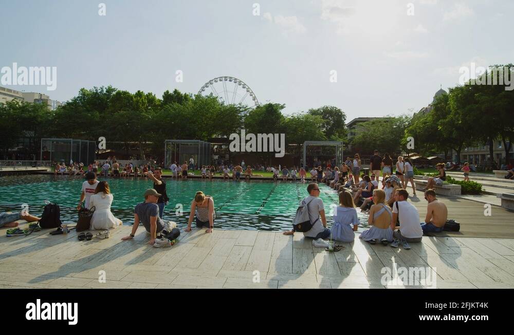 Pond in Elizabeth Park, near the Budapest Eye Stock Video Footage - Alamy