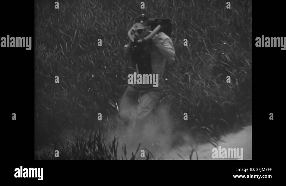 Diving set Stock Videos & Footage - HD and 4K Video Clips - Alamy