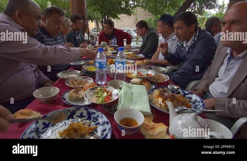 Man eating naan Stock Videos & Footage - HD and 4K Video Clips - Alamy