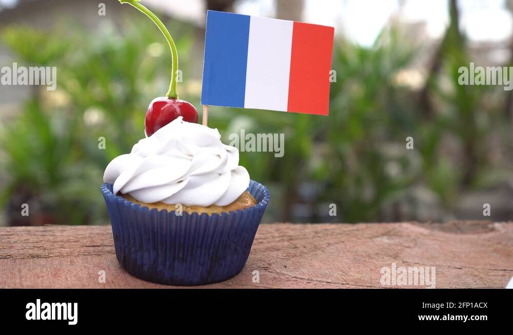 France flag cake Stock Videos & Footage - HD and 4K Video Clips - Alamy
