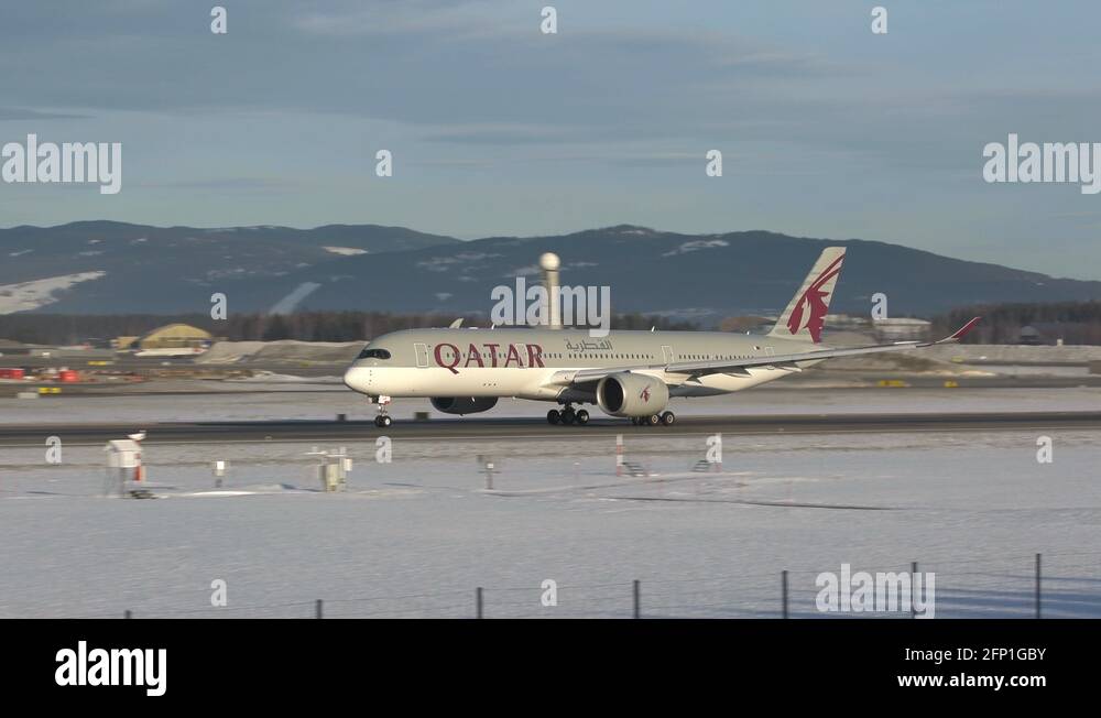 Airbus a350 take off Stock Videos & Footage - HD and 4K Video Clips - Alamy