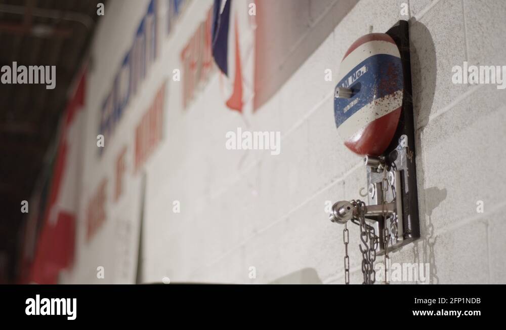 Boxing bell Stock Videos & Footage - HD and 4K Video Clips - Alamy