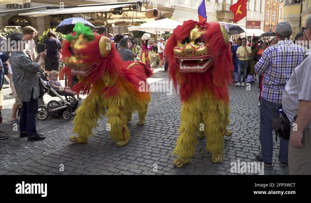 Vietnamese lion dance Stock Videos & Footage - HD and 4K Video Clips ...