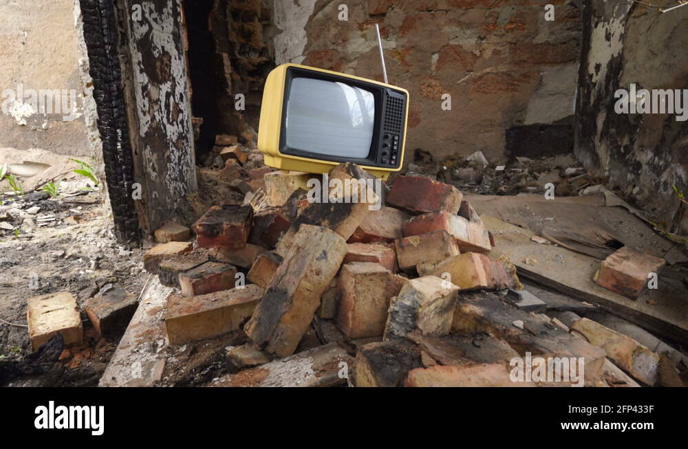 Retro TV no signal glitch screen green screen abandoned ruined building ...