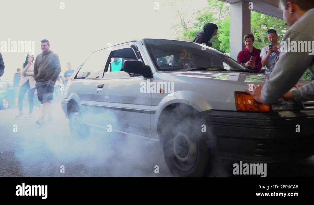 Burnout with tyre smoke Stock Videos & Footage - HD and 4K Video Clips ...