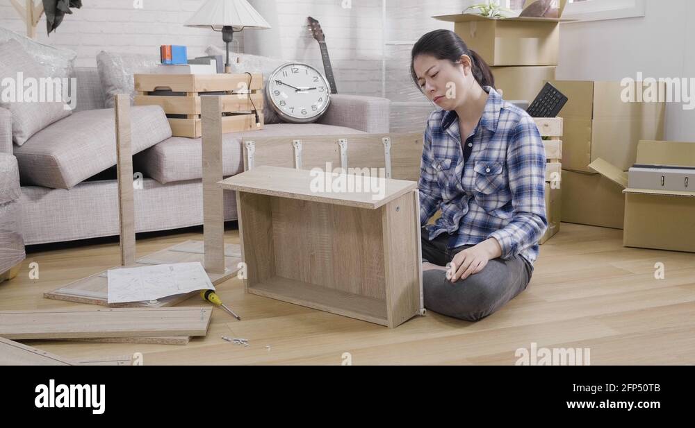 Assembling shelf Stock Videos & Footage - HD and 4K Video Clips - Alamy