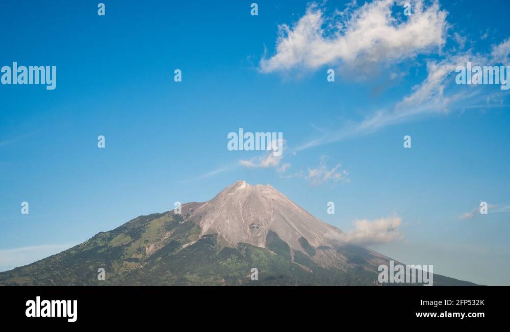 Merapi crater Stock Videos & Footage - HD and 4K Video Clips - Alamy