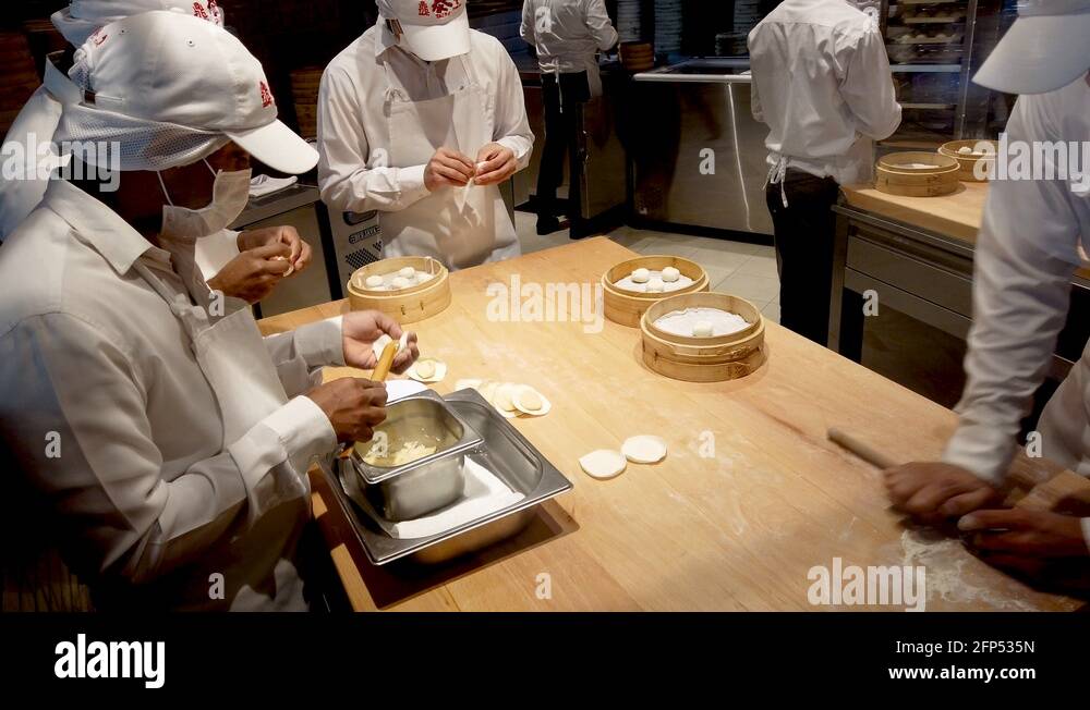 Restaurant kitchen workers Stock Videos & Footage - HD and 4K Video ...