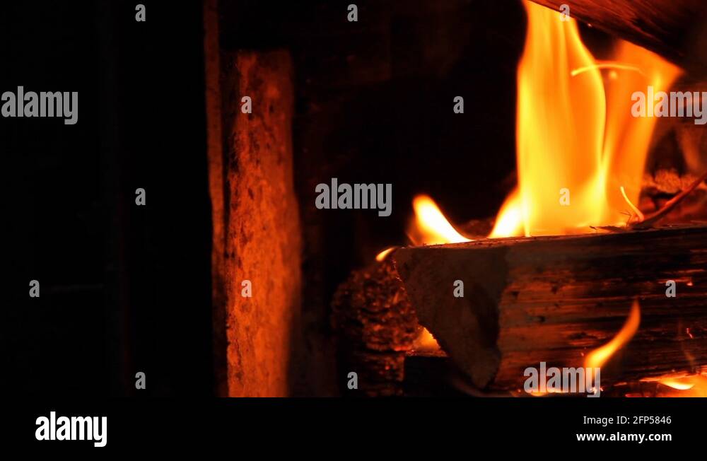 Snug cabin Stock Videos & Footage - HD and 4K Video Clips - Alamy