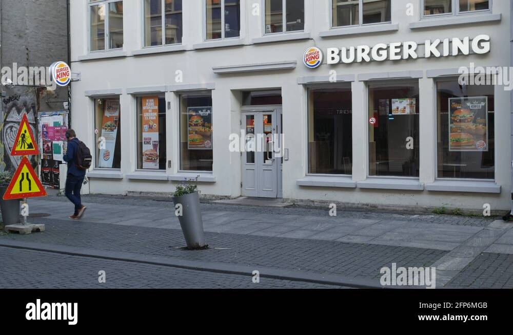 Burger king outdoor logo sign Stock Videos & Footage - HD and 4K Video ...