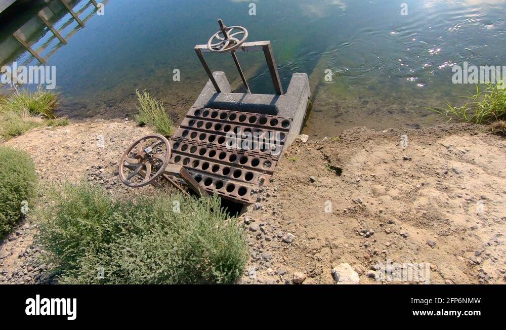 Sluice gate valve Stock Videos & Footage - HD and 4K Video Clips - Alamy