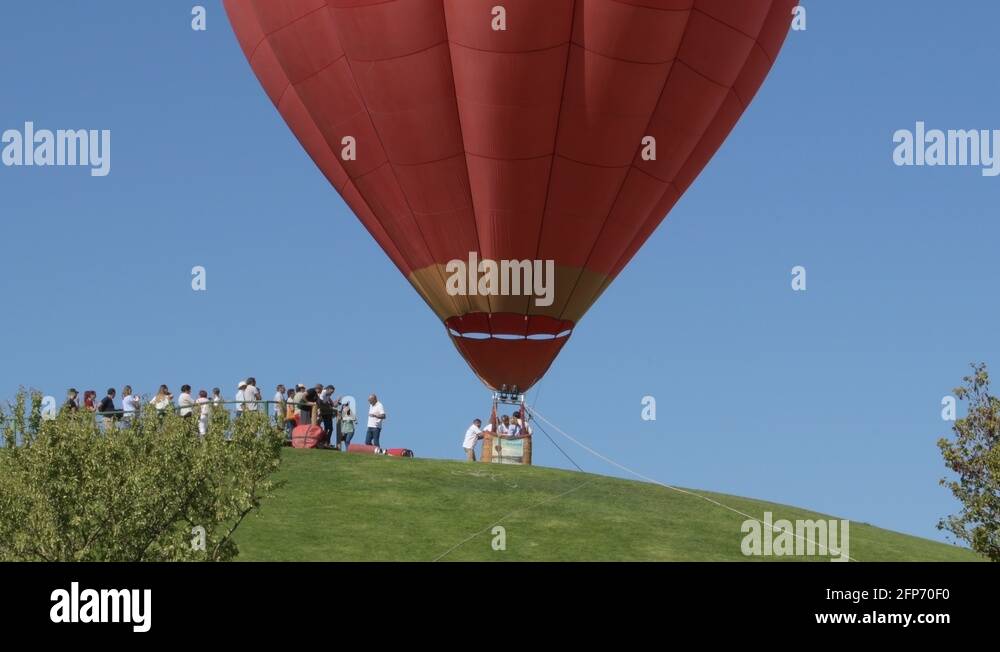 Hot air balloon take off Stock Videos & Footage - HD and 4K Video Clips ...