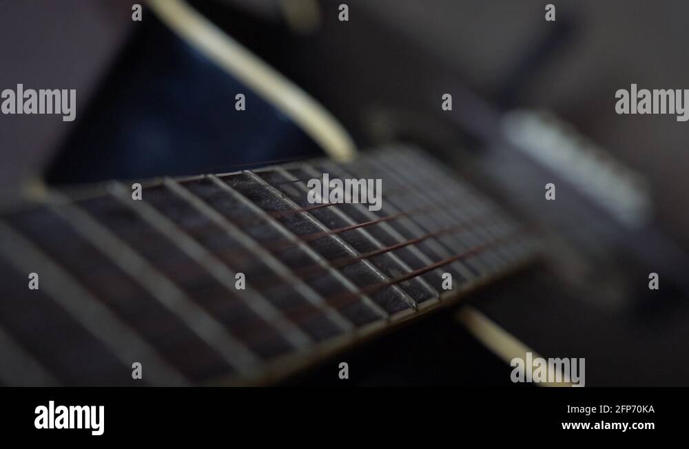 Resonant strings Stock Videos & Footage - HD and 4K Video Clips - Alamy