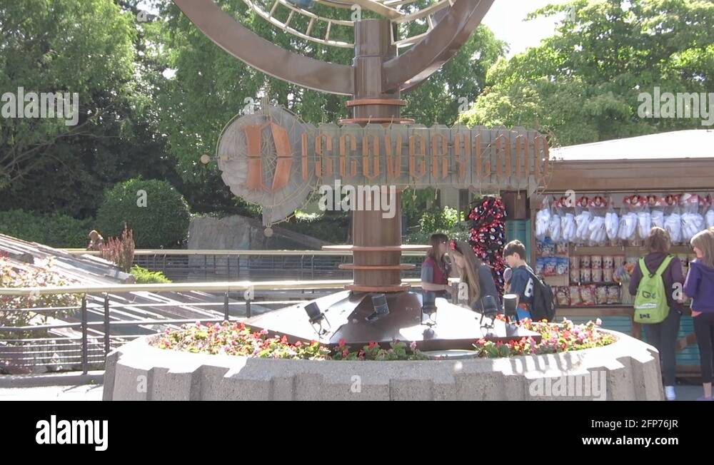 Statue of discovery Stock Videos & Footage - HD and 4K Video Clips - Alamy