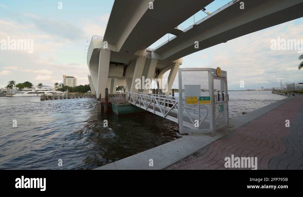 Number 4 bridge Stock Videos & Footage - HD and 4K Video Clips - Alamy
