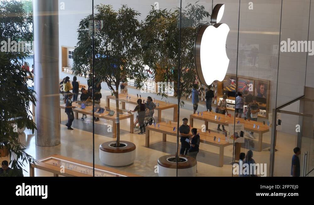 Asia apple store Stock Videos & Footage - HD and 4K Video Clips - Alamy