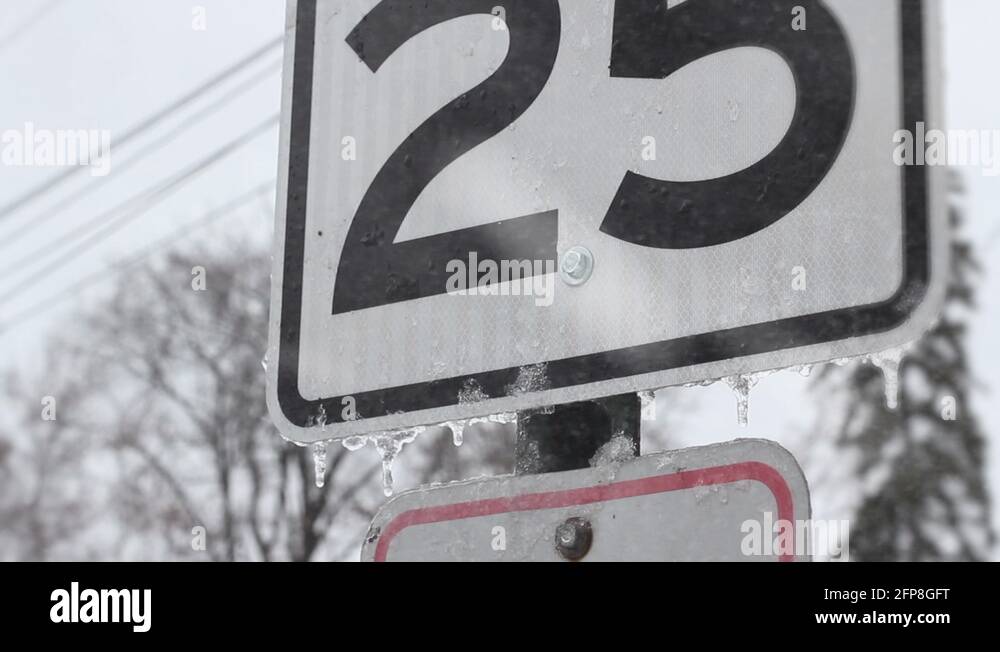 25 speed limit sign Stock Videos & Footage - HD and 4K Video Clips - Alamy