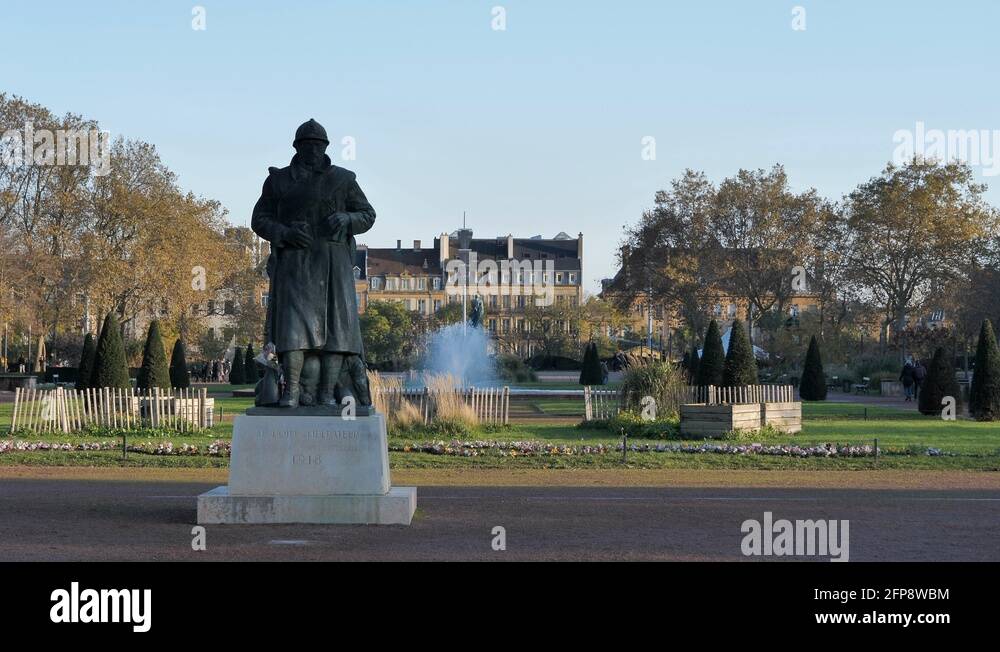 French war memorial statue soldier Stock Videos & Footage - HD and 4K ...