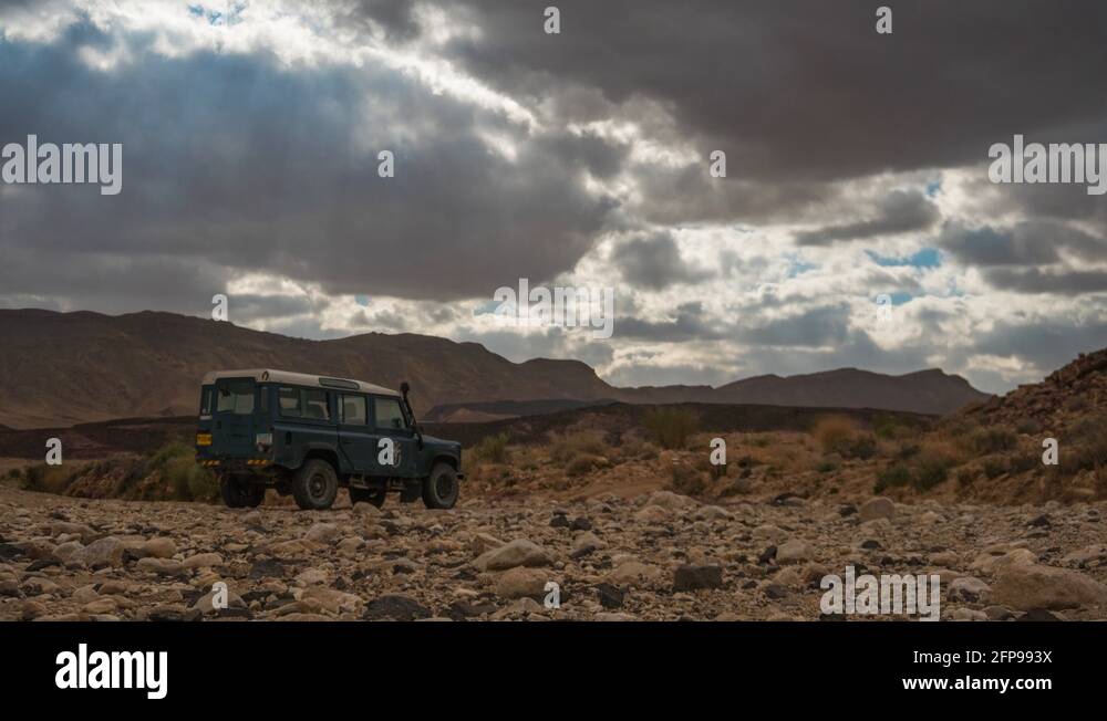 4wd desert Stock Videos & Footage - HD and 4K Video Clips - Alamy