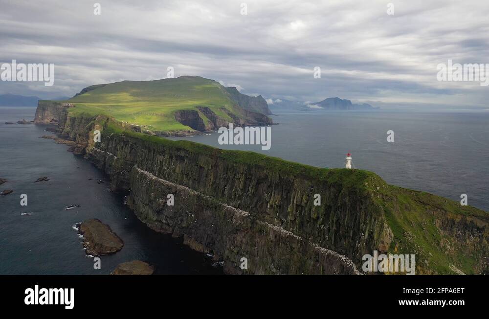 Clifftop lighthouse Stock Videos & Footage - HD and 4K Video Clips - Alamy