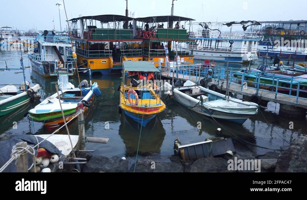 Empty boat harbour port at Sri Lanka Colombo Stock Video Footage - Alamy