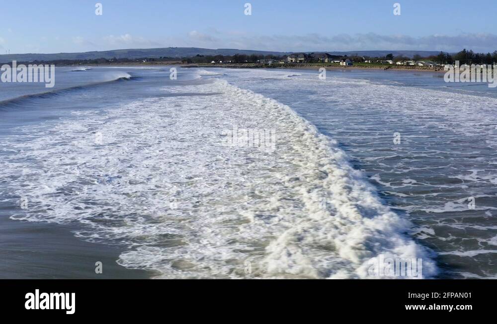 Wind generated waves Stock Videos & Footage - HD and 4K Video Clips - Alamy